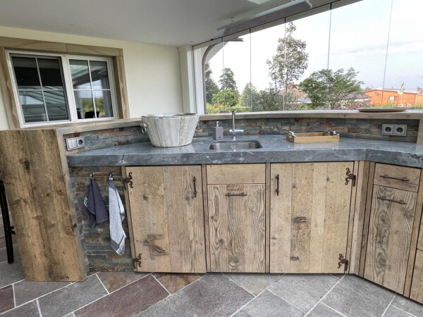 Rustikale Holz-Outdoor Küche