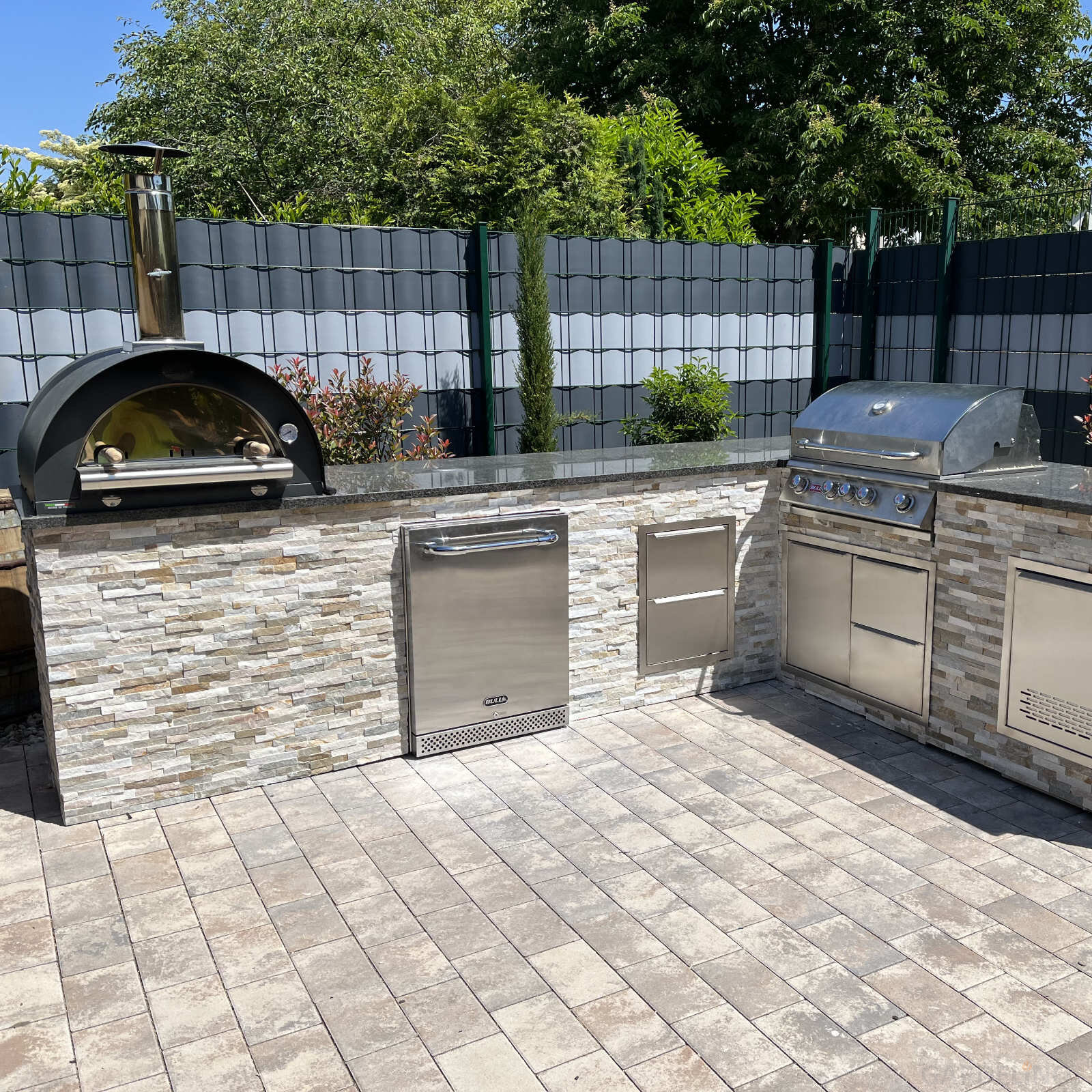 Outdoor Küchen, Einbaugrills und Pizzaöfen auf Gardelino.de!